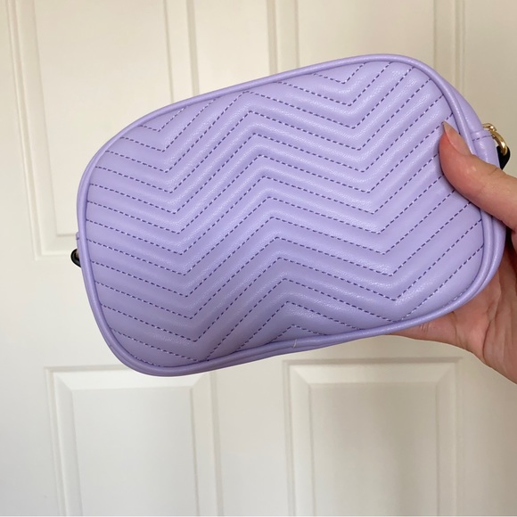 ross | Bags | Lavender Chevron Pattern Crossbody Purse With Gold Chain ...